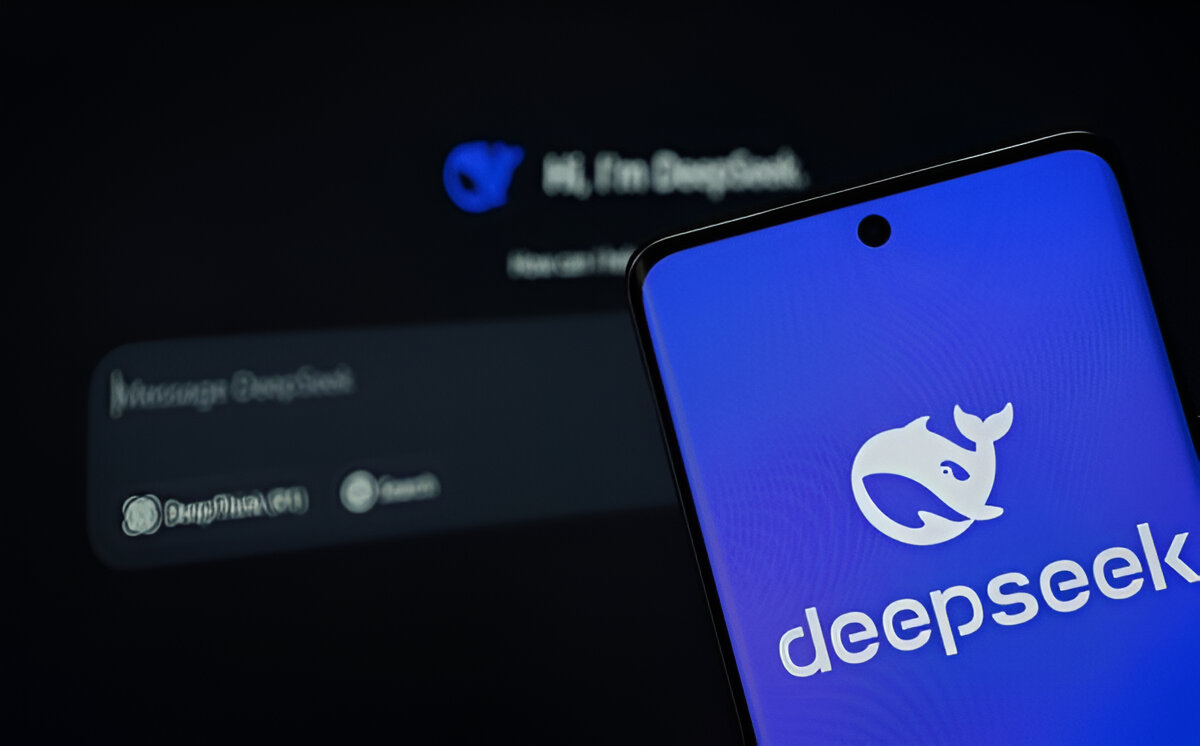 DeepSeek vs ChatGPT: Which AI Chatbot Is Better in 2025?